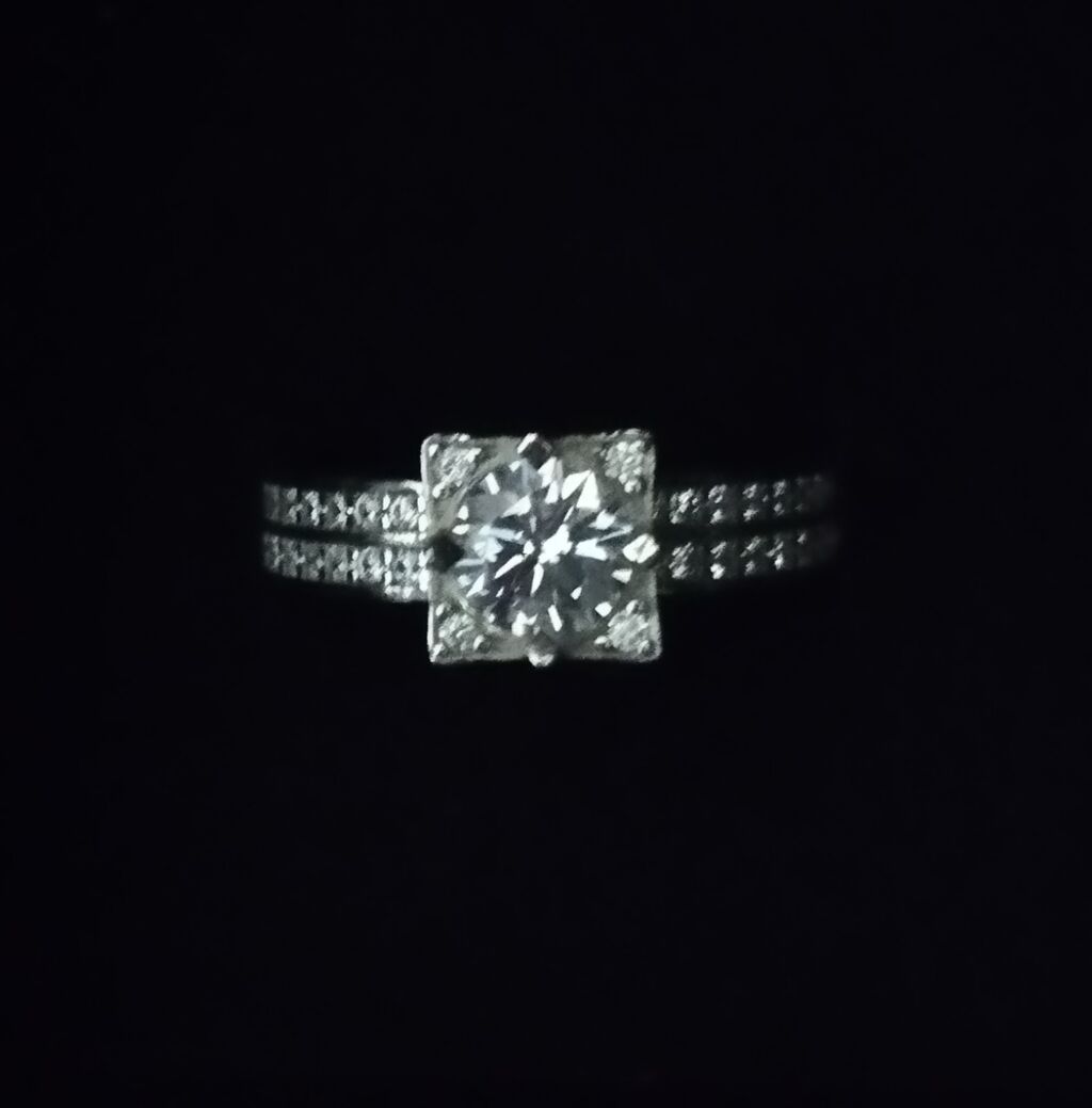 Potpuno nov verenički prsten bvlgari srebro 925 za više informacija