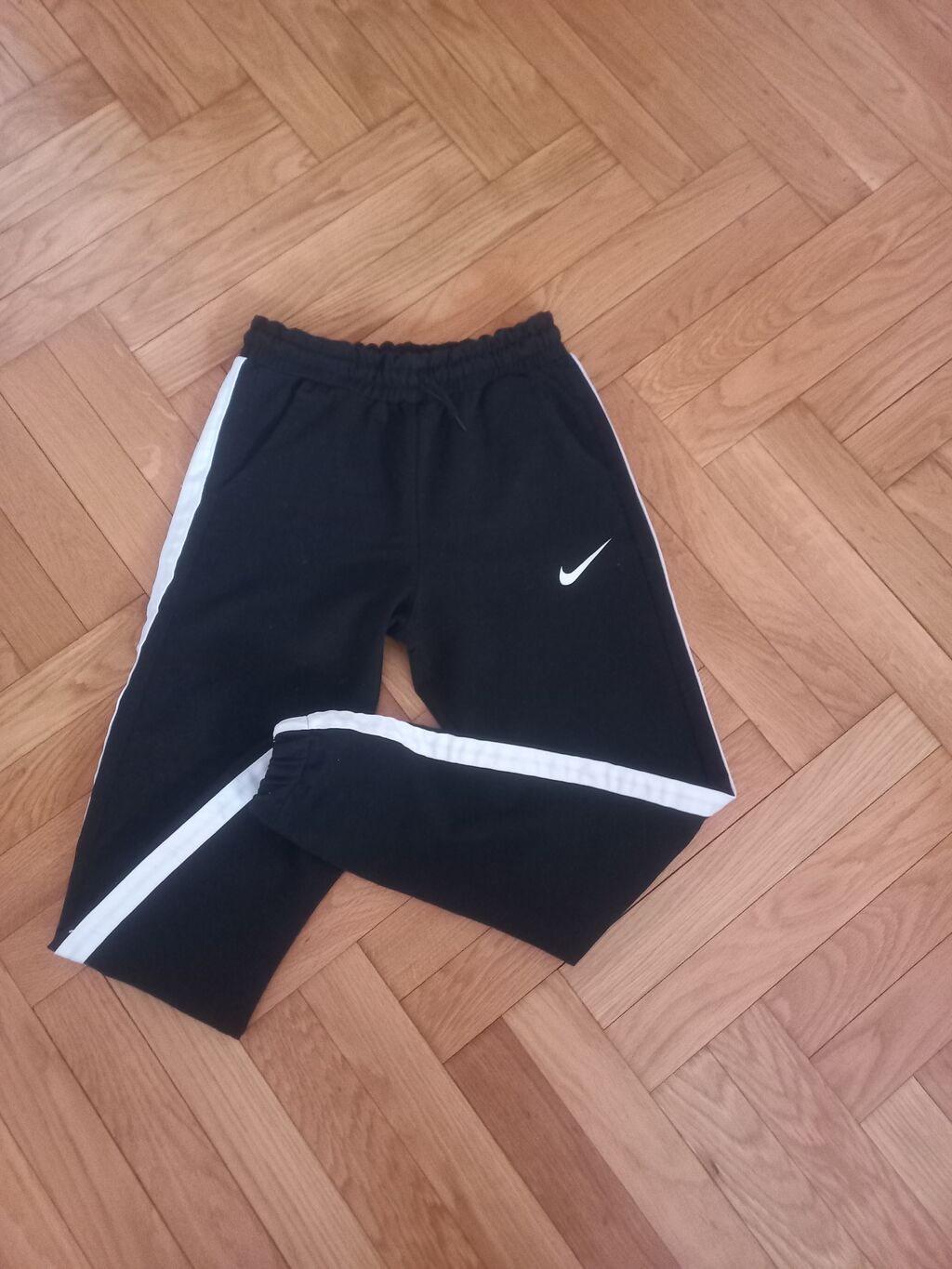 Nike, S (EU 36), Jednobojni, bоја - Crna
