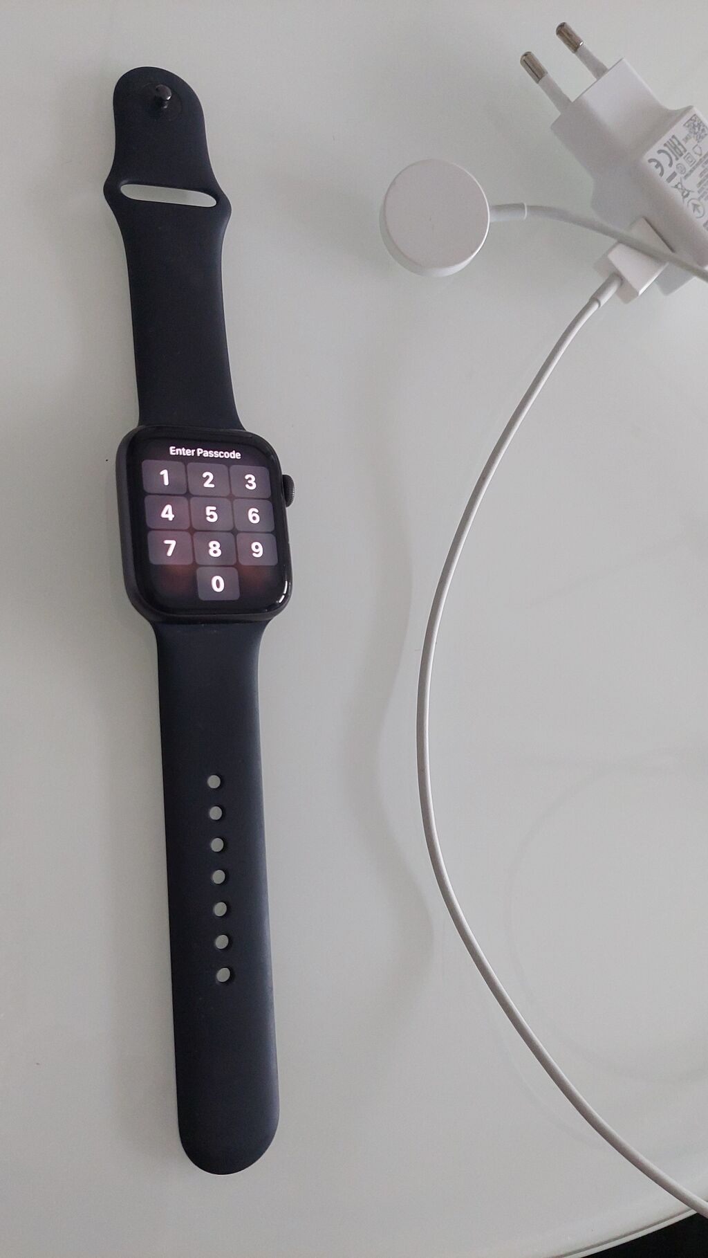 Apple watch series Se 44mm,dobro ocuvan,malo koriscen, Ugrađena