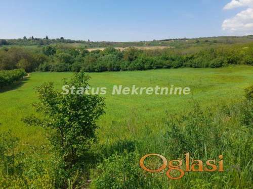 Irig-Fantastična Velika Parcela 7570 m2 u Krstašici na spuštanju sa Venca-065/385 8880