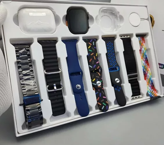 Smart watch max sa 7 narukvica + slušalice