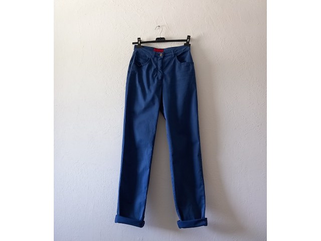 Plave pantalone