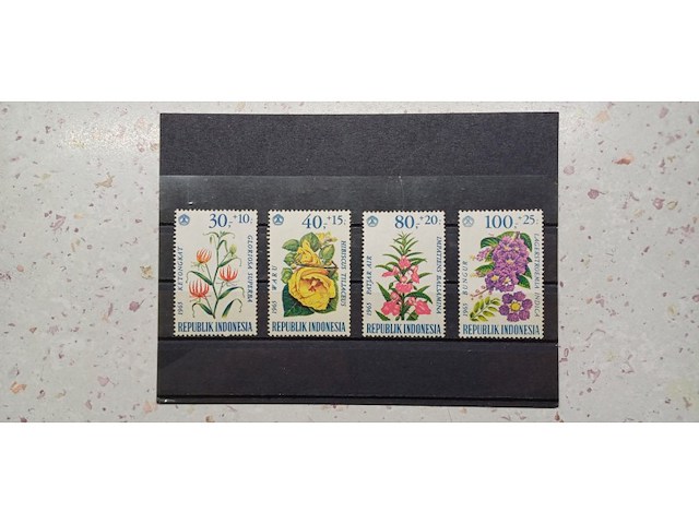 1965 Indonezija flora serija cisto ** (7623)