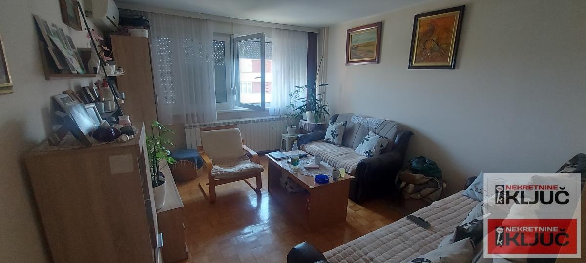 KOD ŽELEZNIČKE STANICE, 50m2, Dvosoban, Renoviran