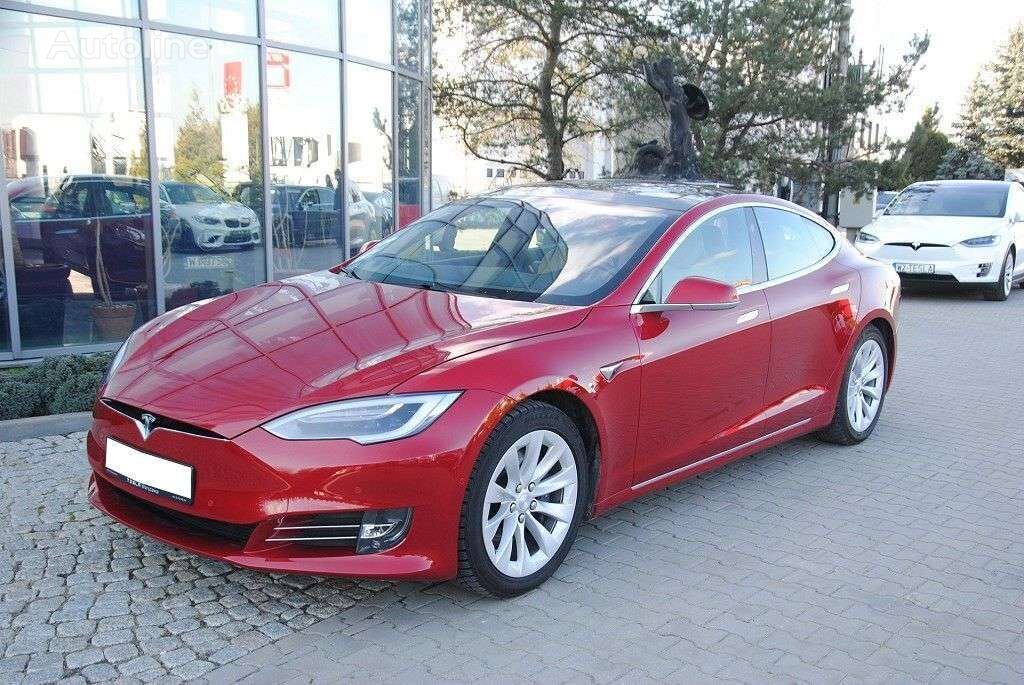 Tesla Model S sedan