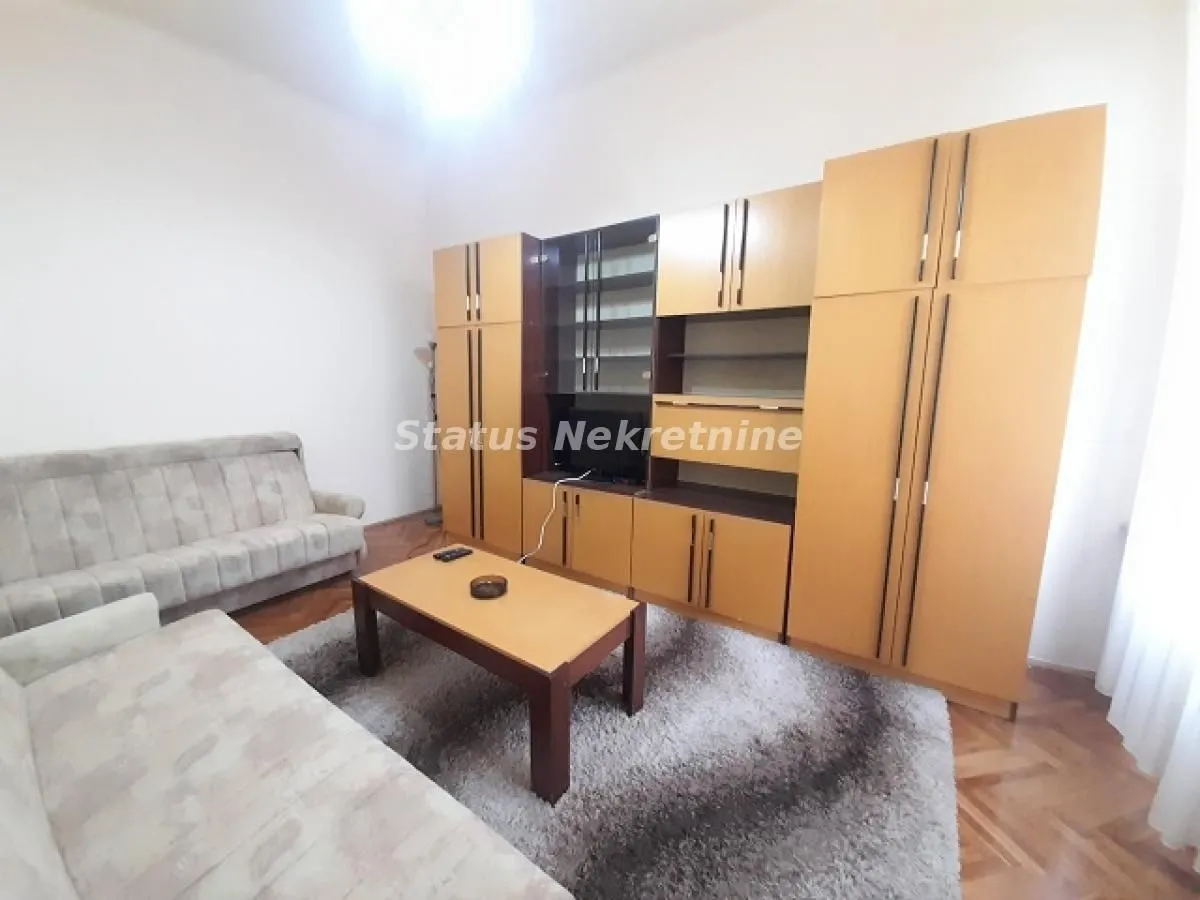 Izdavanje, dvosoban stan, 45m2, Centar, Novi Sad