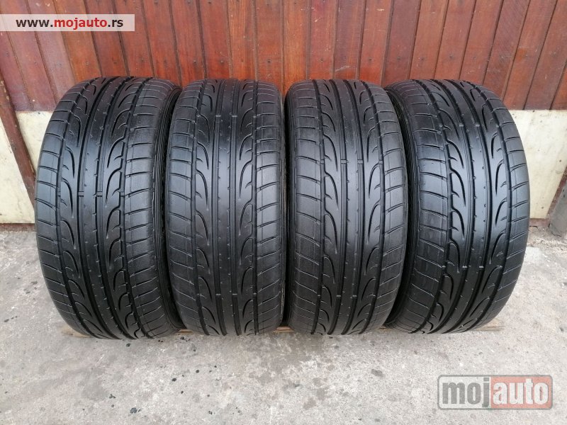 2455. Gume DUNLOP 16-ice, LETNJE 215/45, Šara 6,5 mm