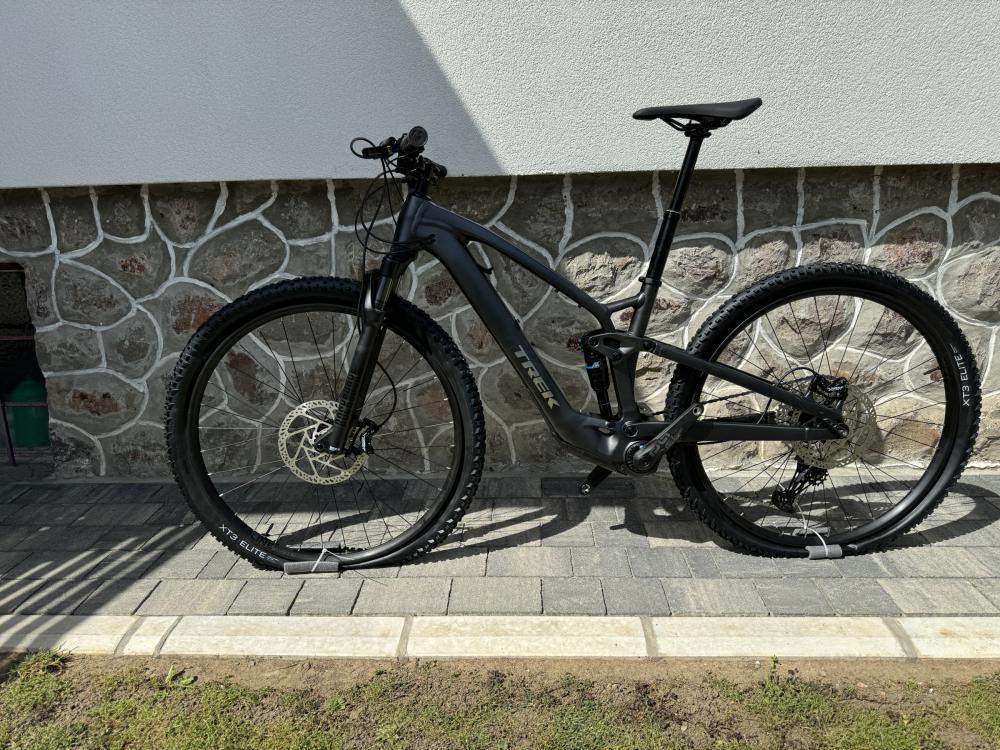 Trek Fuel Exe 5