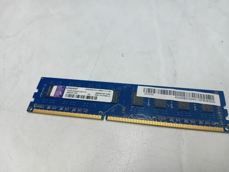 4gb ddr3 kingston 1600mhz ispravna