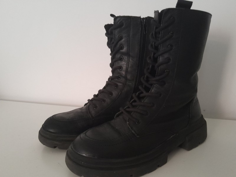 Crne kožne cipele (22.5 cm)