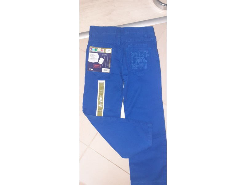 0067 NOVO pantalone lupilu vel 5