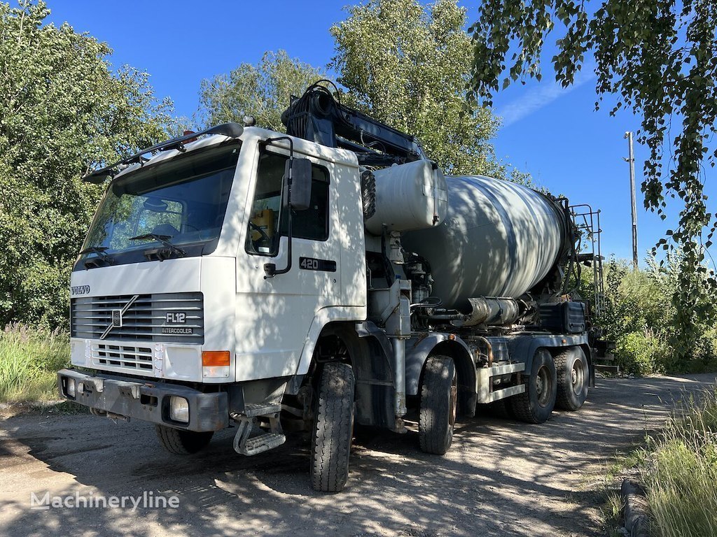 Cifa na šasiji Volvo FL12 kamion s mešalicom za beton