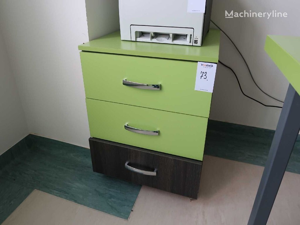Prodaje se Laboratory Furniture ostalu laboratorijsku opremu na aukciji