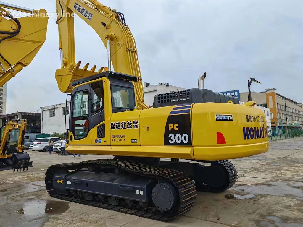 Komatsu PC300 bager guseničar