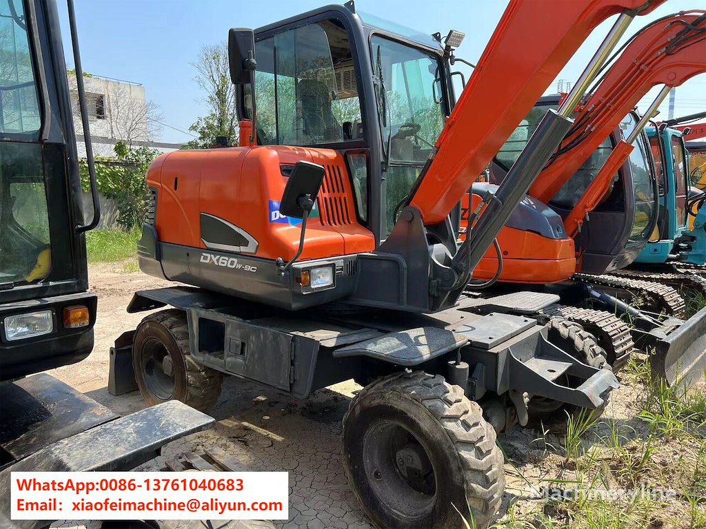 Doosan DX60W bager točkaš