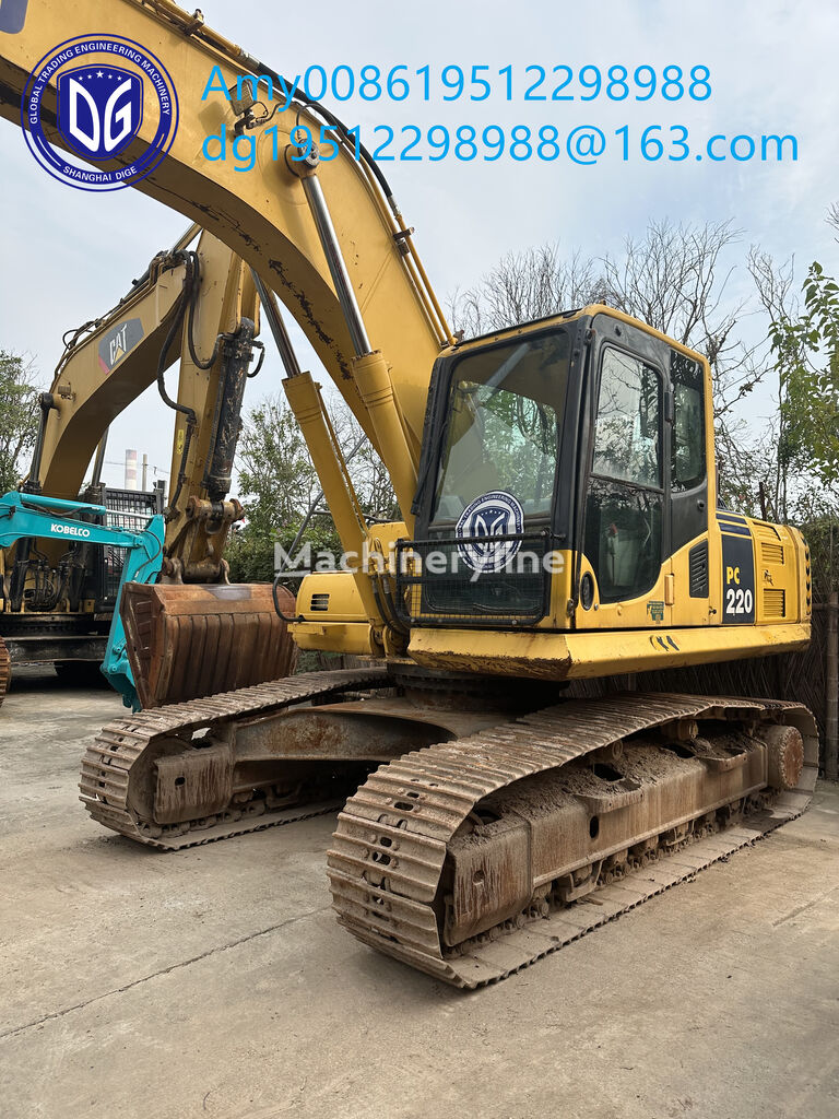 Komatsu PC220-8 MO bager guseničar