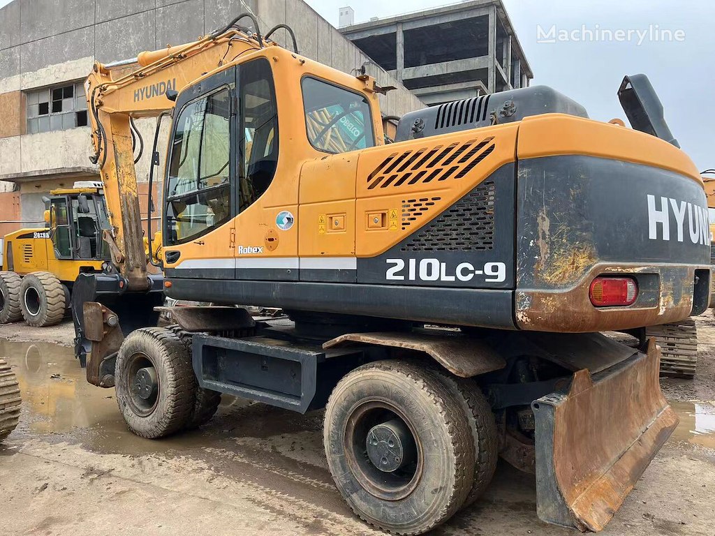 Hyundai R210W-9 bager točkaš