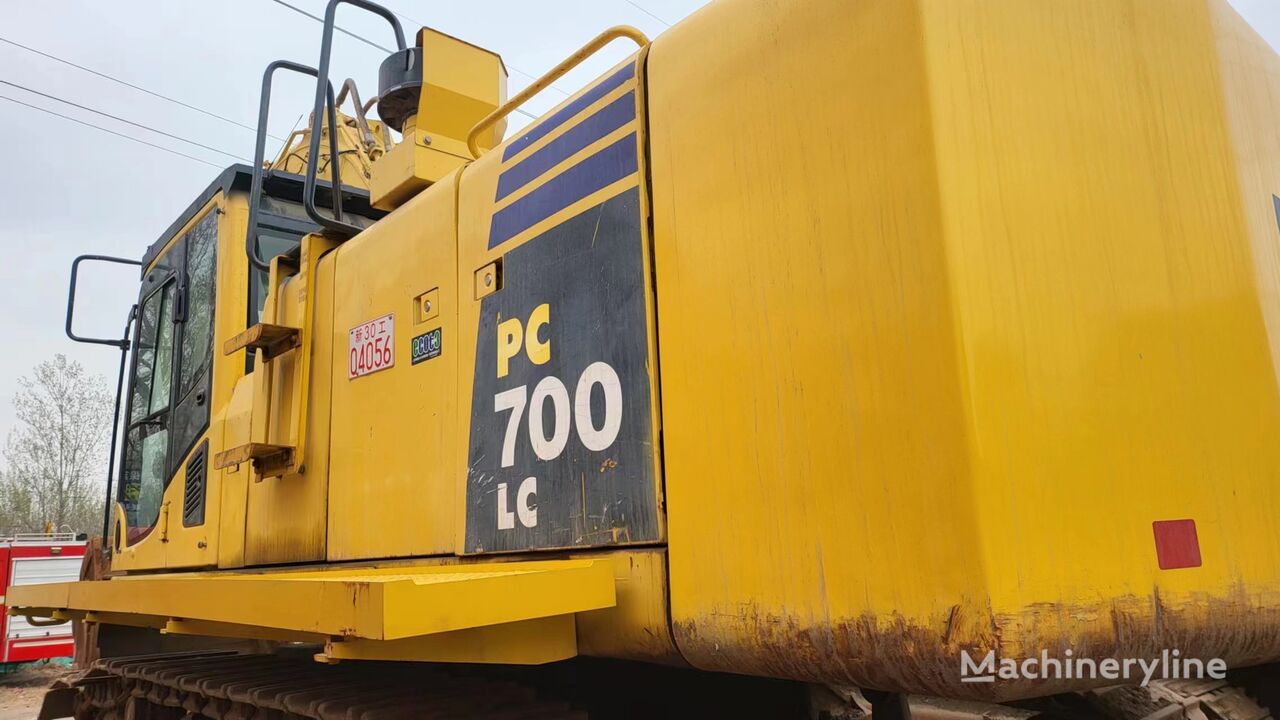 Komatsu PC700LC bager guseničar