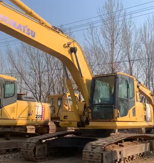 Komatsu PC220-7 bager guseničar