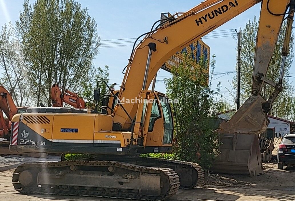 Hyundai R225LC-9T bager guseničar