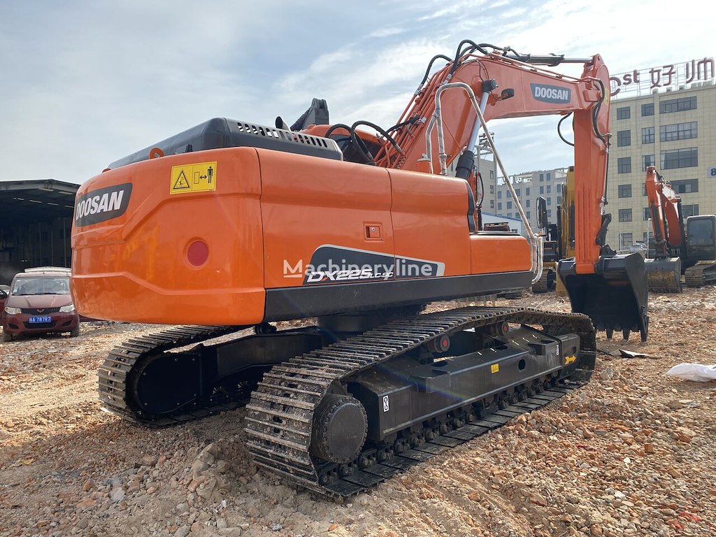 Doosan DX225-9C bager guseničar