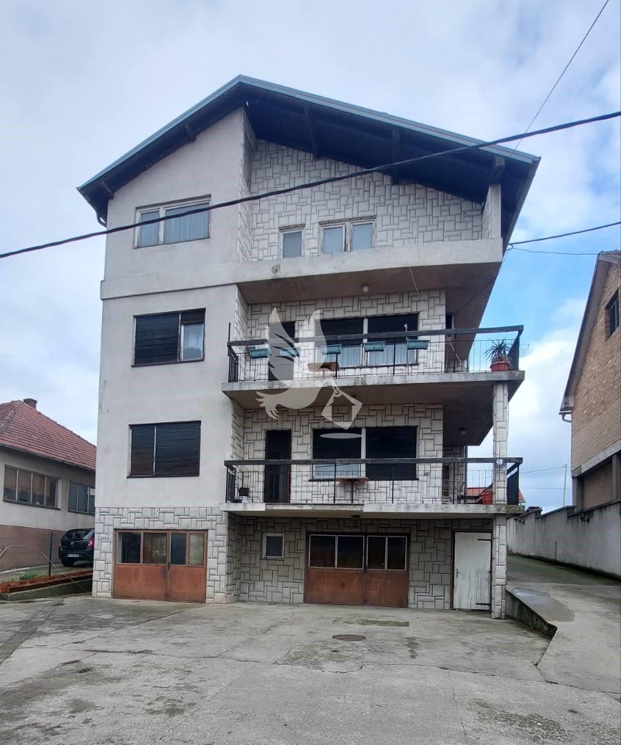 Velika kuća u Rajkovcu - 2 stana, Mladenovac #K696 ID#1563 250.000 €
