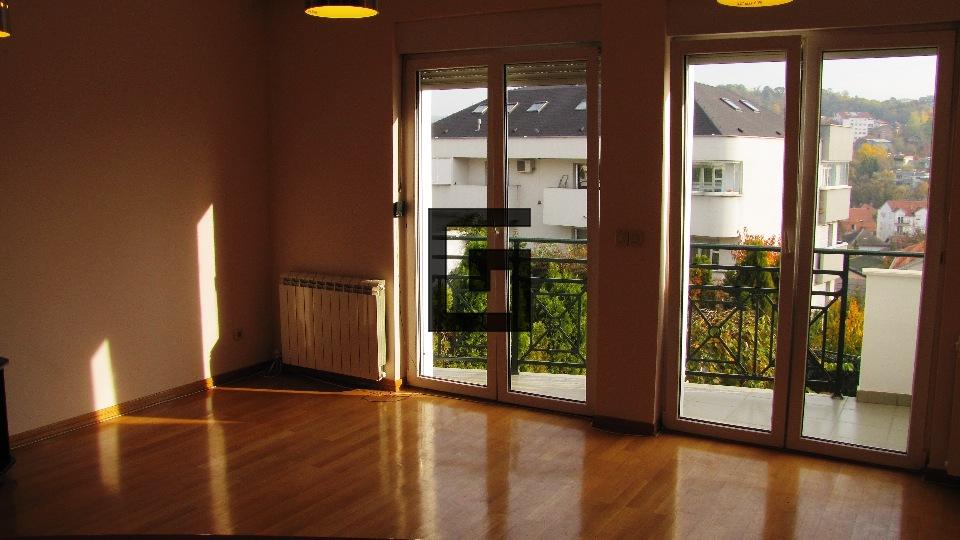 Luksuzna kuća visokog kvaliteta, pored Belog dvora ID#1169
750.000 €