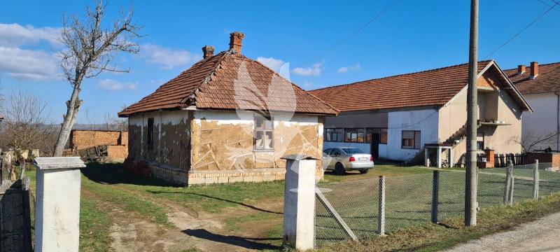 Povoljno seosko domaćinstvo sa 4,5 hektara zemlje, Mladenovac #K623 ID#1366 85.000 €