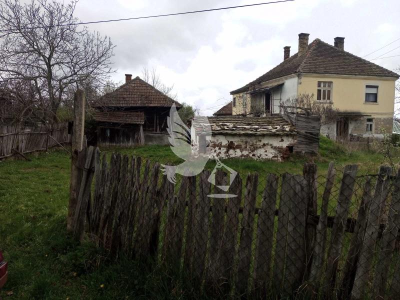 Povoljna polovina kuće u Vlaškoj sa 5 ari placa #K470 ID#1381 8.000 €