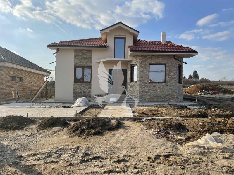 Nova prelepa kuća na odličnoj lokaciji, Mladenovac, Dedinje #K640 ID#1437 285.000 €