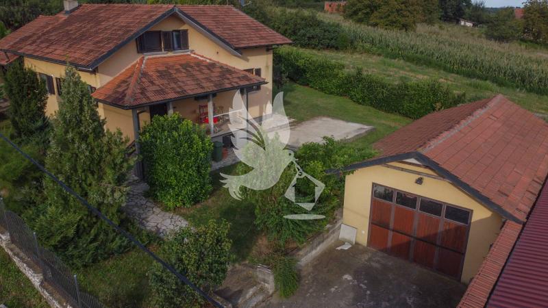 Divna kvalitetna kuća sa lepim dvorištem, Mladenovac, Kovačevac #K670 ID#1483 165.000 €