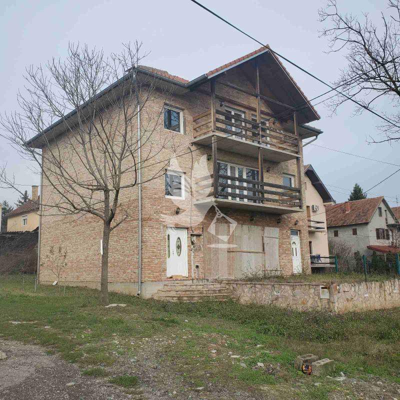 Velika kuća idealna za hotel blizu banje Selters, Mladenovac #K688 ID#1539 220.000 €