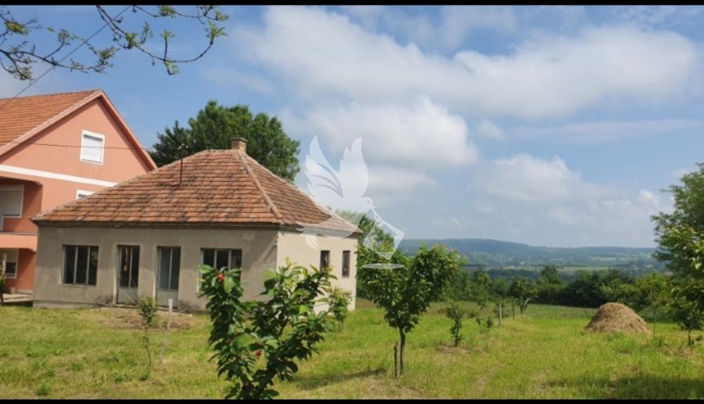 Perspektivan plac i kuća na sjajnoj lokaciji nadomak Kosmaja,Dučina #K691 ID#1545
62.000 €