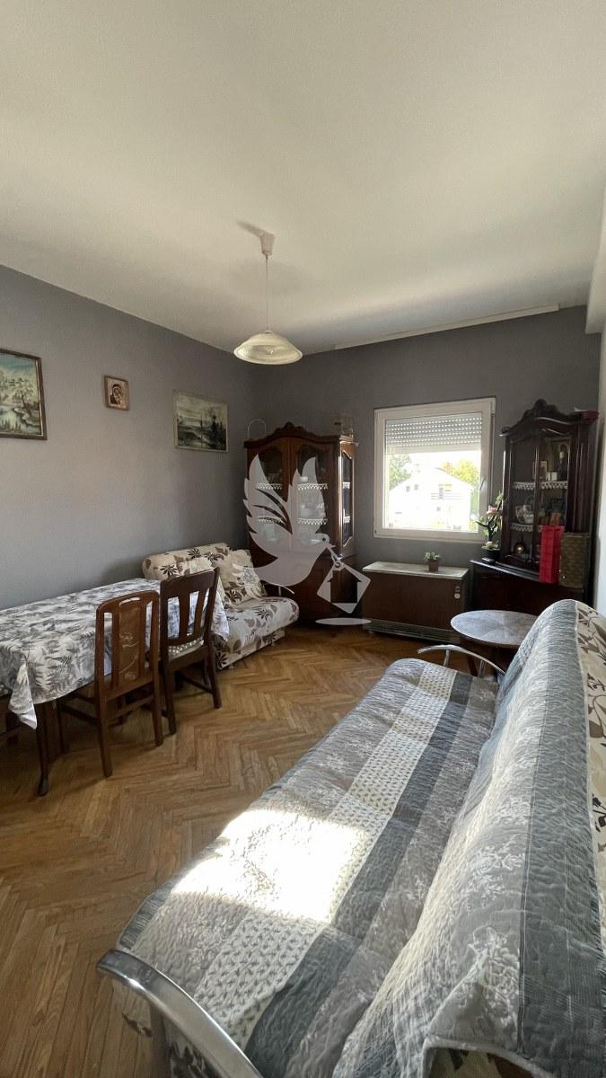 Dvosoban stan u mirnom porodičnom naselju, Mladenovac, Tozino voće #2s453 ID#1445 59.000 €