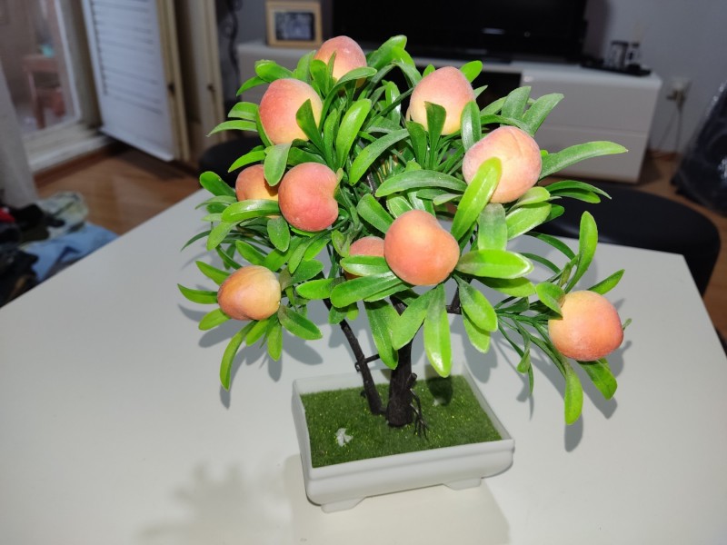 Plastično ukrasno drvo sa voćem