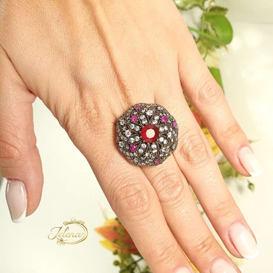2547 Prsten sa rubinima,kristalom i cirkonima