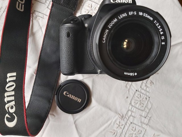 Canon 600 D foto aparat