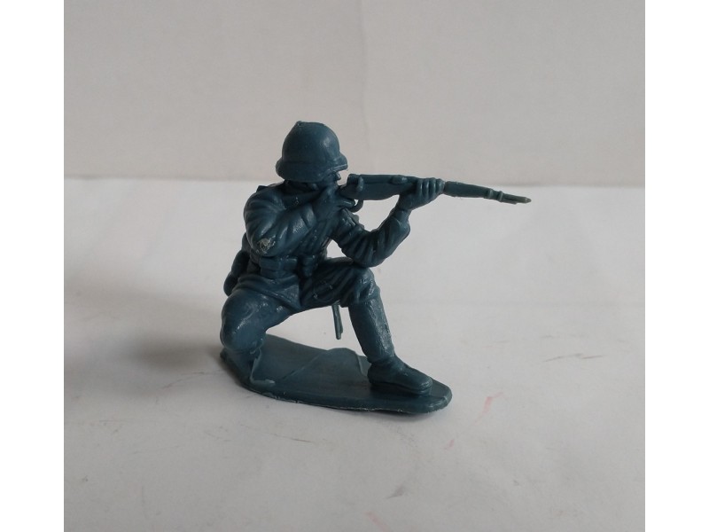 figura stara WWII GERMAN SOLDIER