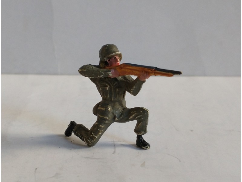 figura stara VOJNIK WW2