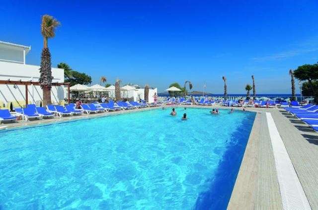 HOTEL PETUNYA BEACH RESORT 4* - Bodrum / Turska