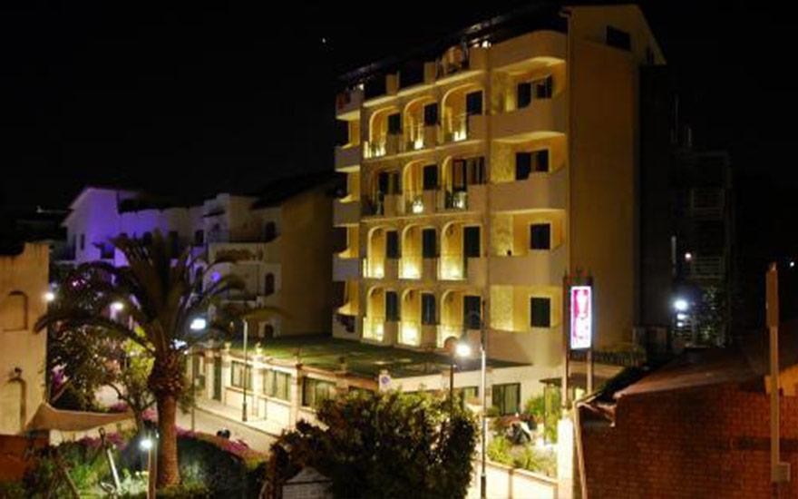 HOTEL VILLA LINDA 3* - Đardini Naksos / Sicilija