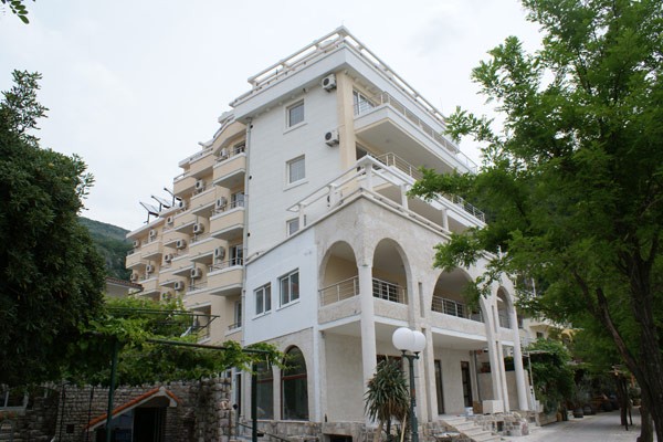 HOTEL OBALA PLUS 3* - Rafailovići / Crna Gora