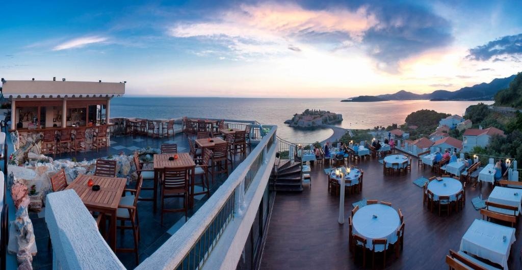 HOTEL ADROVIĆ 3* - Sveti Stefan / Crna Gora