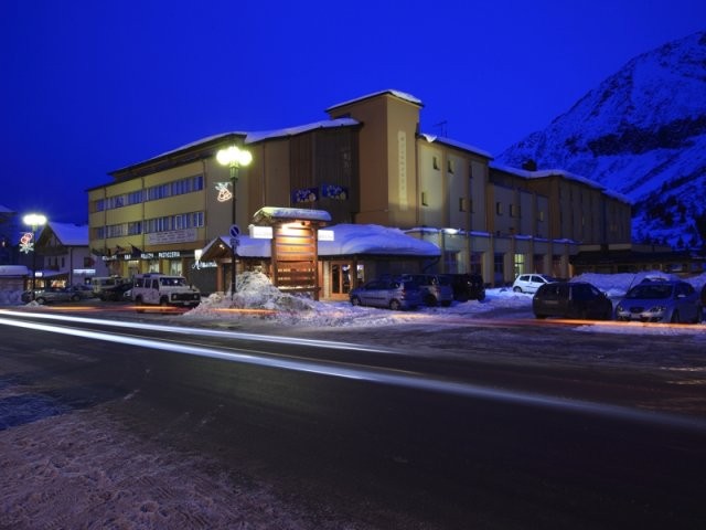 HOTEL MIRAMONTI 4* - Passo Tonale / Italija