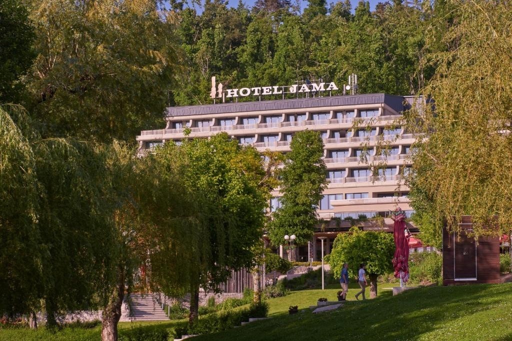 HOTEL JAMA 4* - Postojna / Slovenija