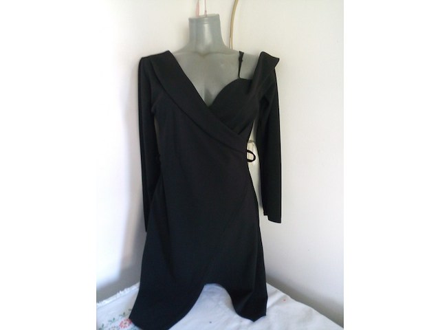 Crna haljina sa rukavima i bretelom S/M