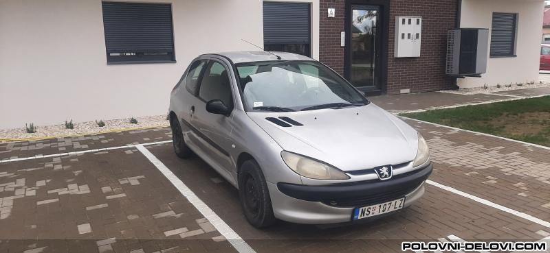 Peugeot 206 1.6 Kompletan Auto U Delovima