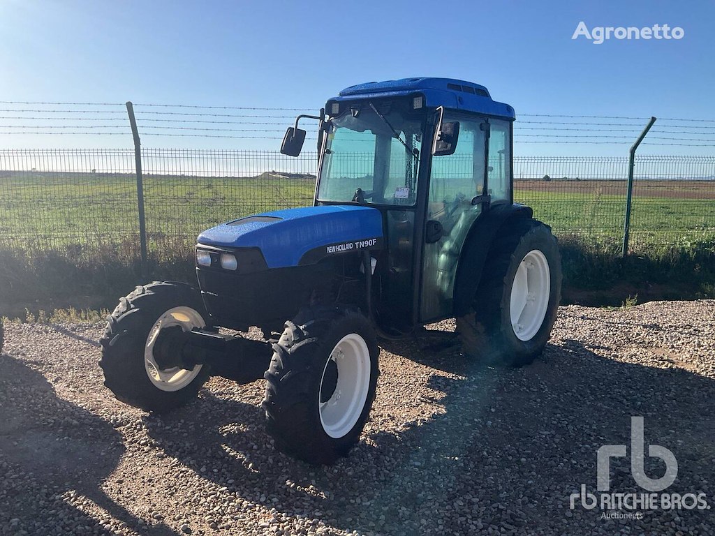 Prodaje se New Holland TN90F traktor točkaš na aukciji