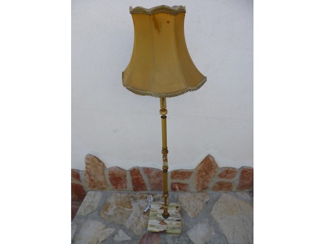 Lampa podna 4