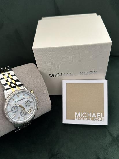 Michael Kors sat